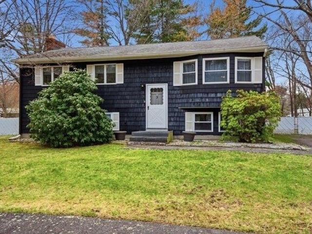 2 bedroom, Middleton MA 01949 102089828