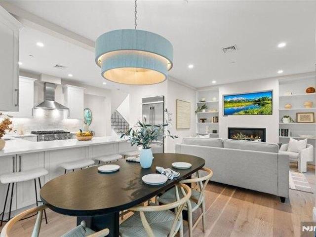 2 bedroom, Midland Park NJ 07432 104234835