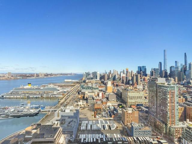 2 bedroom, Midtown West NY 90225218