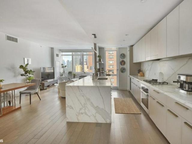 2 bedroom, Midtown East NY 96462327