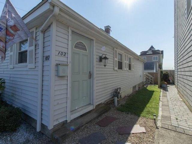 2 bedroom, Milford CT 06460 102212025