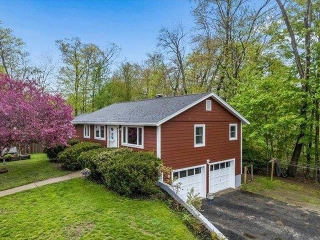 2 bedroom, Milford NH 03055 102477580