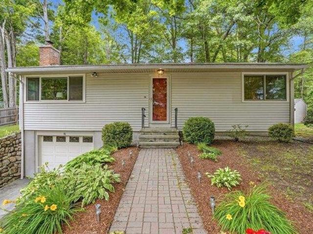 2 bedroom, Milford NH 03055 104570107