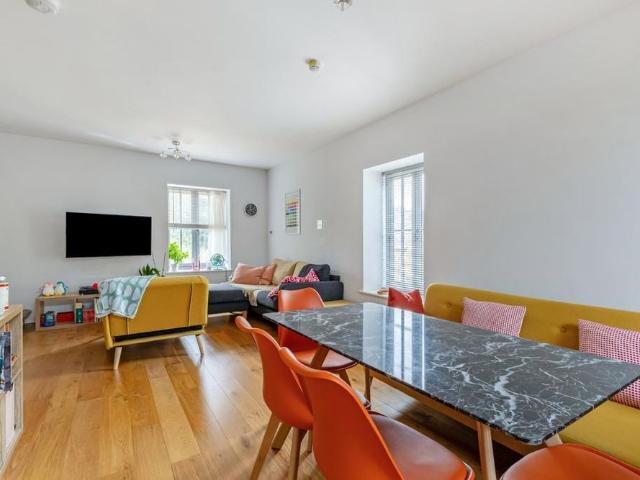 2 bedroom mill to rent