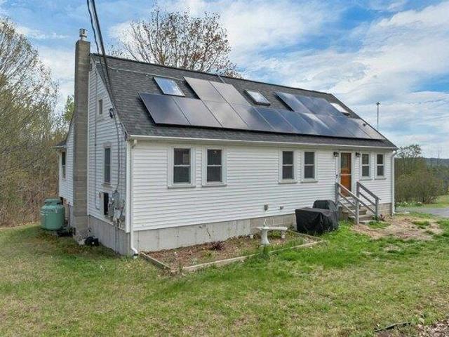 2 bedroom, Milton NH 03851 102409343