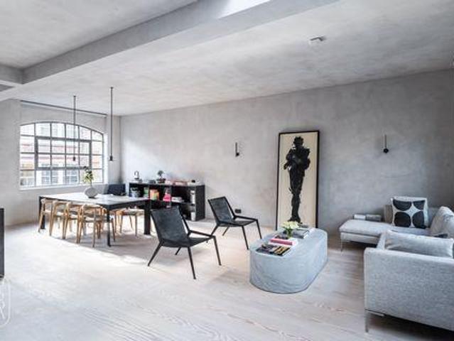 2 Bedroom Multi Family London England LS96240014