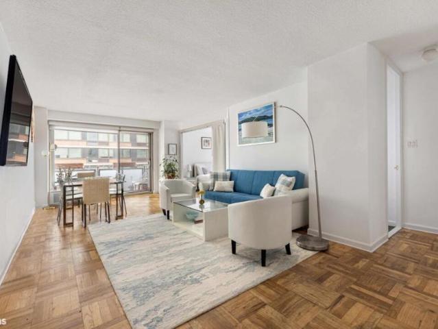 2 bedroom, Murray Hill NY 98818112