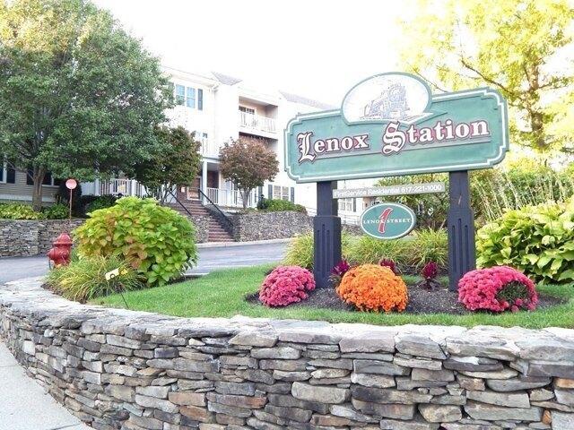 2 bedroom, Norwood MA 02062 101998480