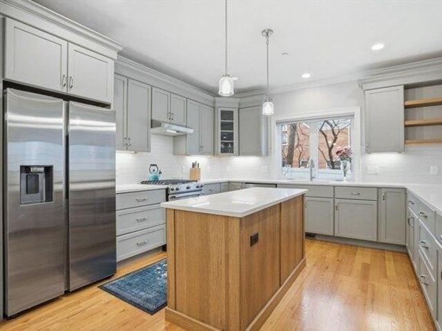 2 bedroom, Norwood MA 02062 103185386