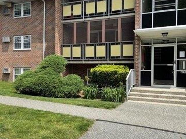 2 bedroom, Norwood MA 02062 104407346