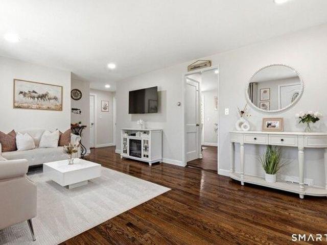 2 bedroom, Norwalk CT 06851 LS102218607