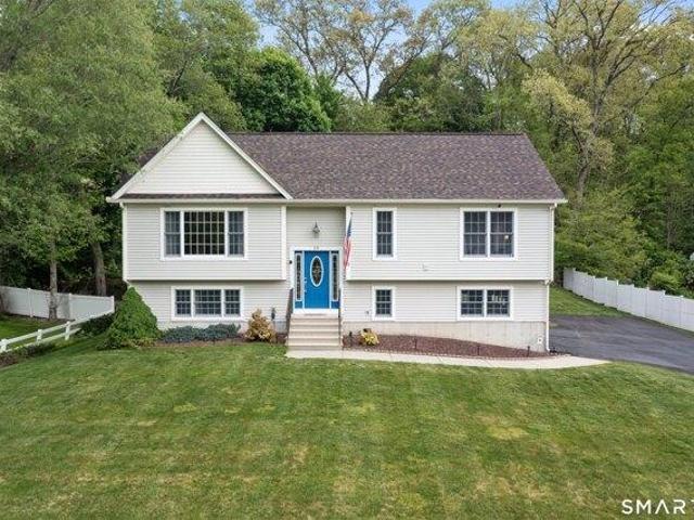 2 bedroom, Norwich CT 06360 LS102475404