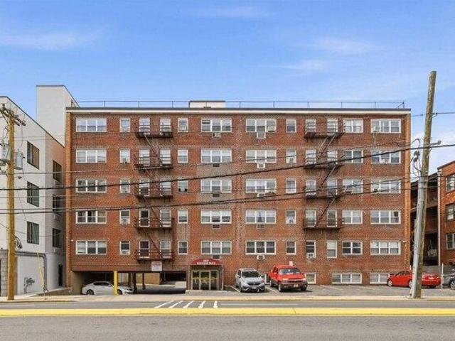 2 bedroom, North Bergen NJ 07047 102528244