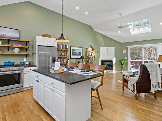 2 bedroom, North Falmouth MA 02556 101706426