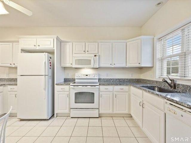 2 bedroom, North Haven CT 06473 102761345