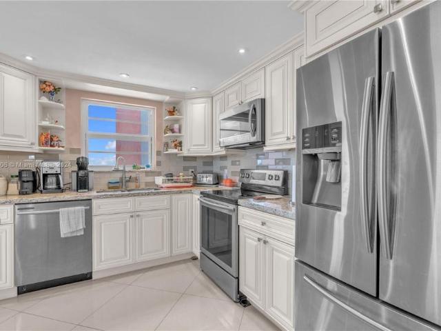 2 bedroom, North Miami Beach FL 33179 86720639
