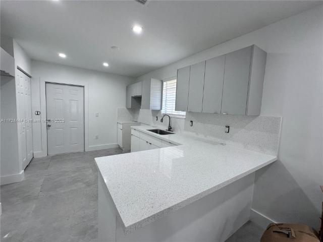 2 bedroom, North Miami FL 33161 86700721