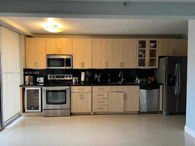 2 bedroom, North Miami FL 33179 86922073