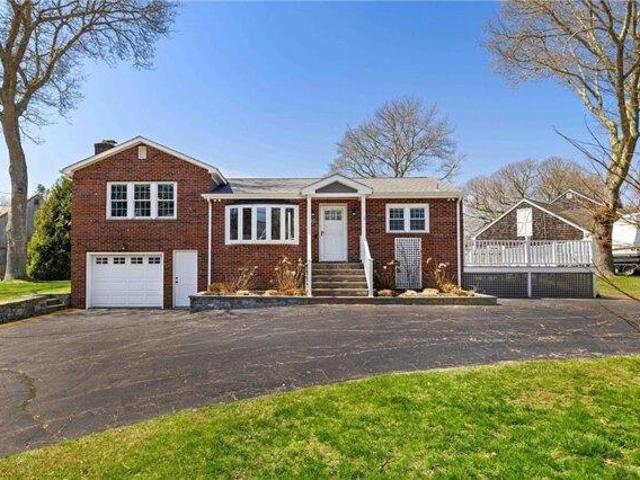 2 bedroom, Narragansett RI 02882 103444408
