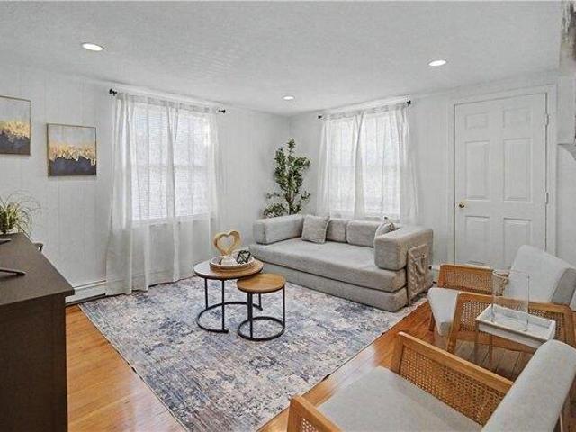 2 bedroom, Narragansett RI 02882 104233129