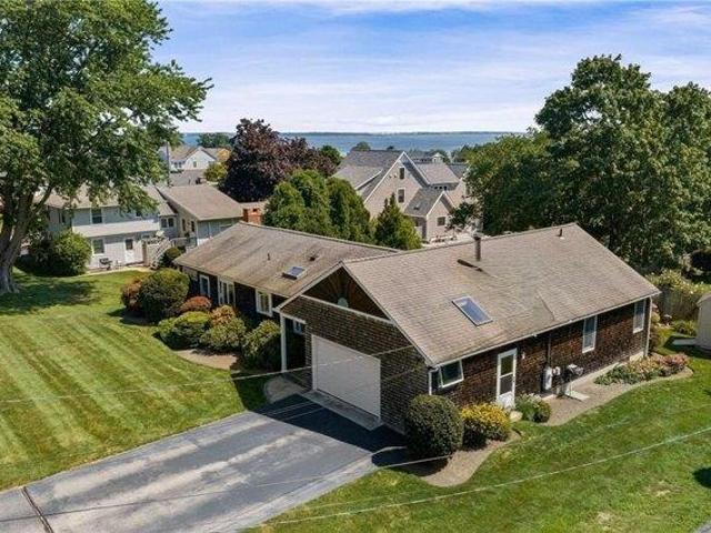 2 bedroom, Narragansett RI 02882 105140510