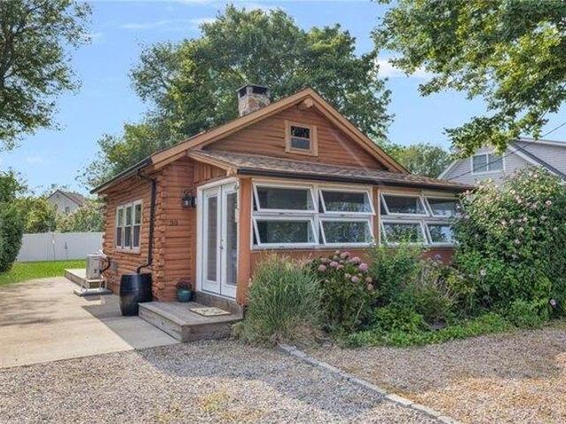 2 bedroom, Narragansett RI 02882 105139888