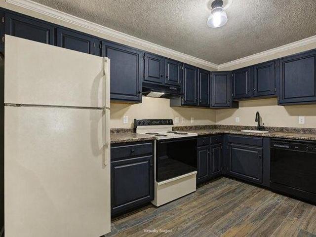 2 bedroom, Nashua NH 03063 105092411