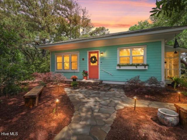 2 bedroom, NC NC LS101586418