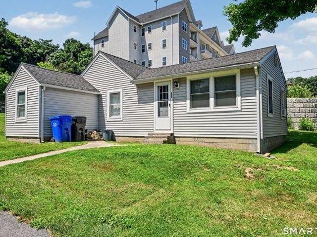 2 bedroom, New Milford CT 06776 105139980