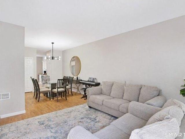 2 bedroom, New Milford CT 06776 105176434