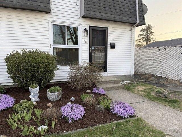 2 bedroom, New Bedford MA 02740 103072796