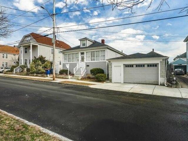 2 bedroom, New Bedford MA 02744 102726680