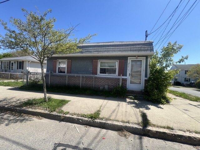 2 bedroom, New Bedford MA 02746 102559758