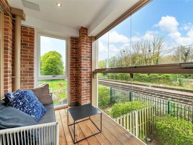 2 bedroom new flat available in central cambridge