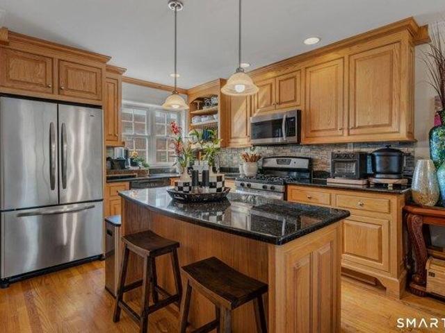 2 bedroom, New Haven CT 06515 105144553
