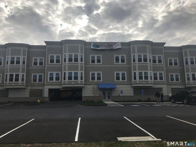 2 bedroom, New Haven CT 06519 104570673
