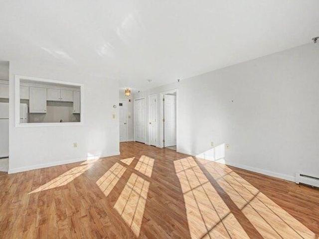 2 bedroom, New London NH 03257 104478141