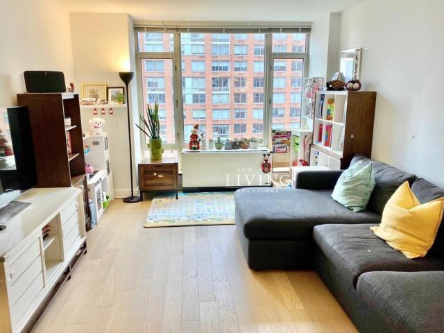 2 bedroom, New York NY 10282 LS42687859