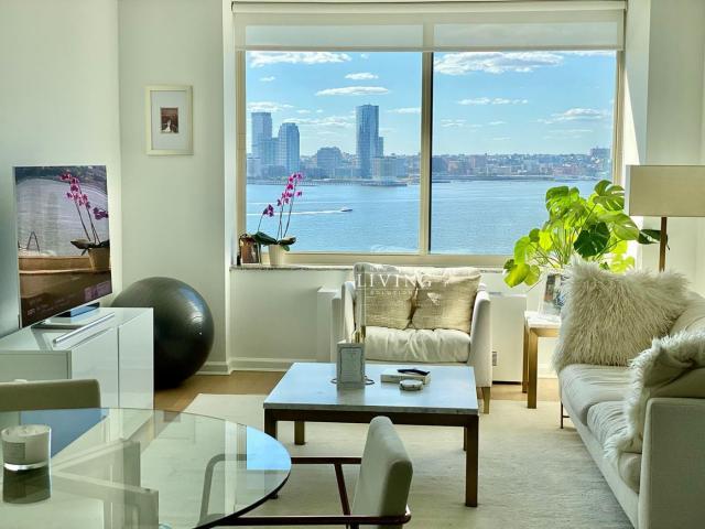 2 bedroom, New York NY 10282 LS43579906