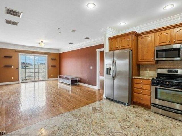 2 bedroom, Newark NJ 07105 105157695