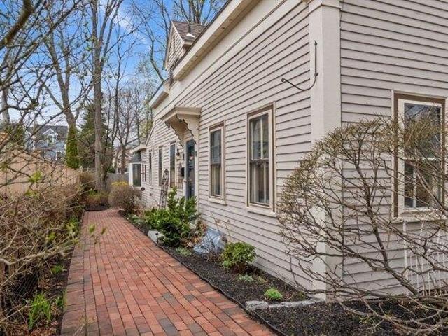 2 bedroom, Newburyport MA 01950 102801312