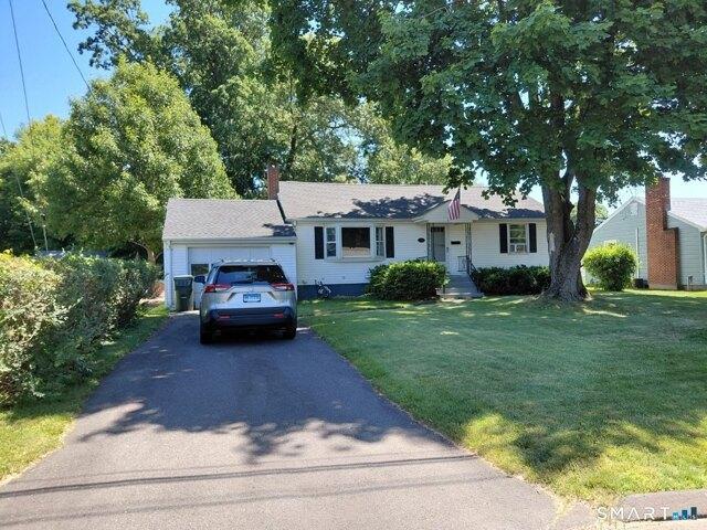 2 bedroom, Newington CT 06111 104076494