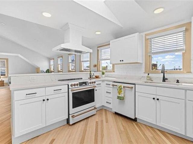 2 bedroom, Newport RI 02840 104539703