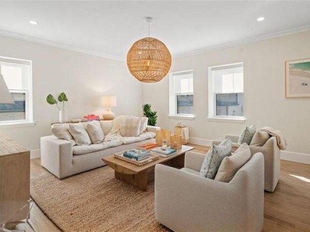2 bedroom, Newport RI 02840 105113639