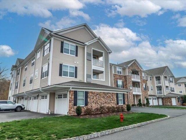 2 bedroom, Newtown CT 06470 103100110
