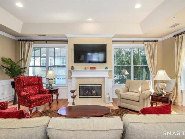 2 bedroom, Newtown CT 06470 105144109