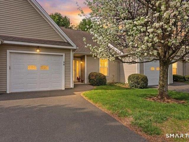 2 bedroom, Newtown CT 06482 LS101706407