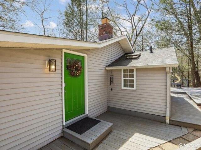 2 bedroom, Newtown CT 06482 LS102313399