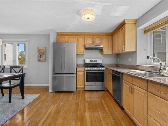 2 bedroom, Newton MA 02458 102566289