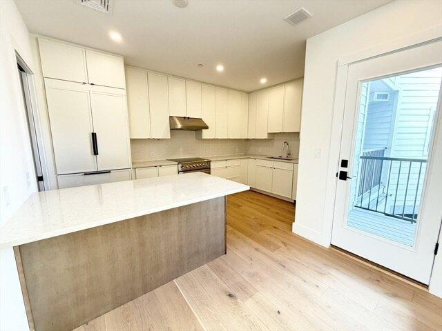 2 bedroom, Newton MA 02465 103160794